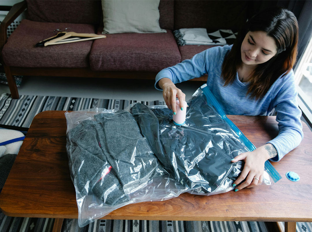 How to Properly Keep Clothes in Storage: A Complete Guide to Saving Sp ...